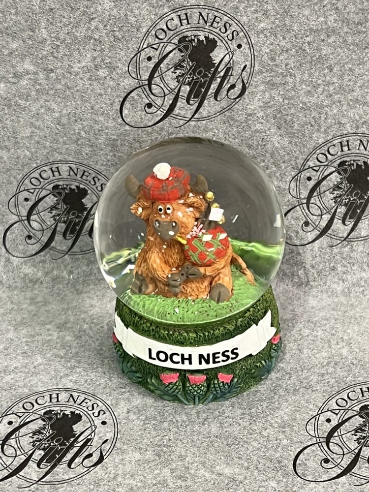 Snow Globe - Highland Cow Loch Ness - Loch Ness Gifts